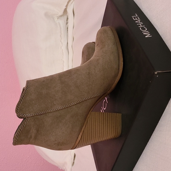 Michael Shannon | Shoes | Michael Shannon Taupe Ginnie Ankle Boots Size ...